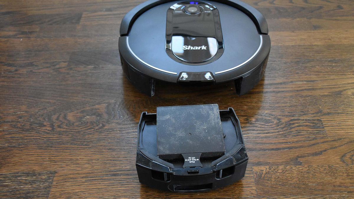 Shark IQ R101AE review | Tom's Guide