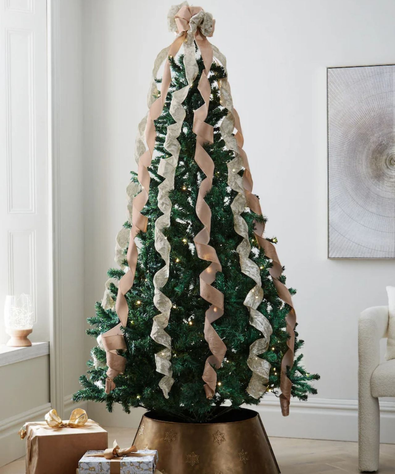 Christmas tree ribbon ideas – this year’s biggest trend | Ideal Home