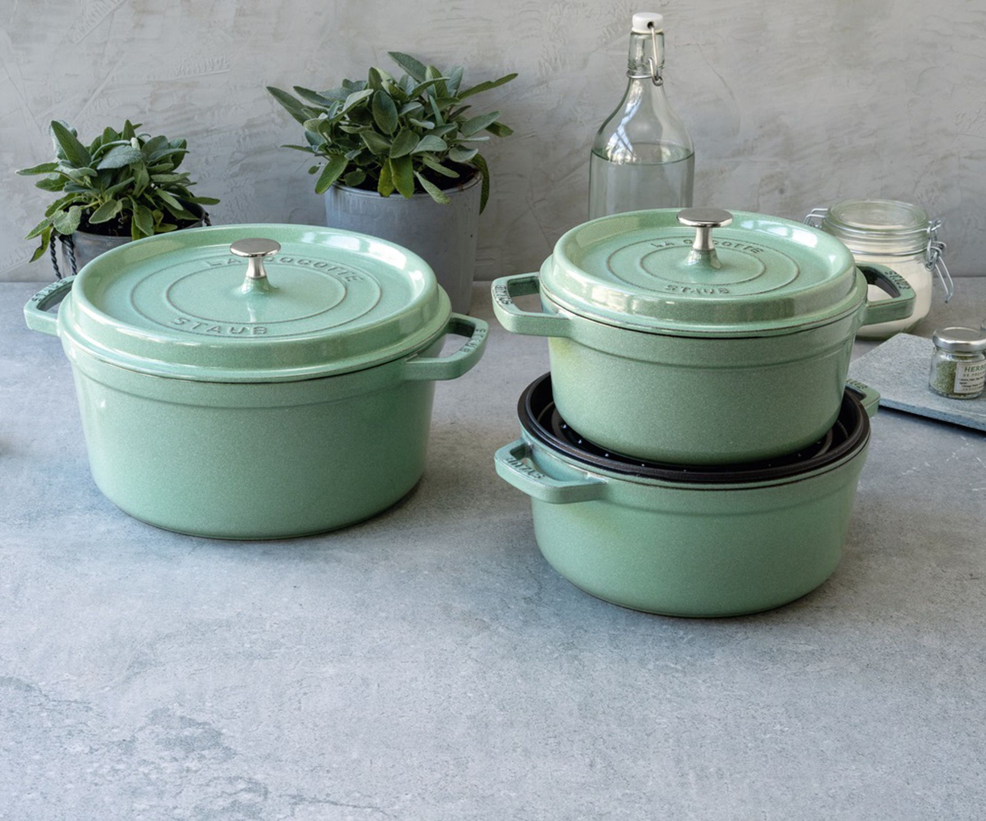 Le Creuset vs Staub: which cult classic cast iron cookware is best ...