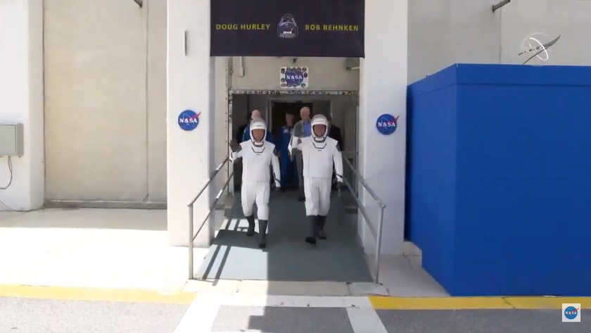 In photos: SpaceX's Crew Dragon Demo-2 mission to the International ...