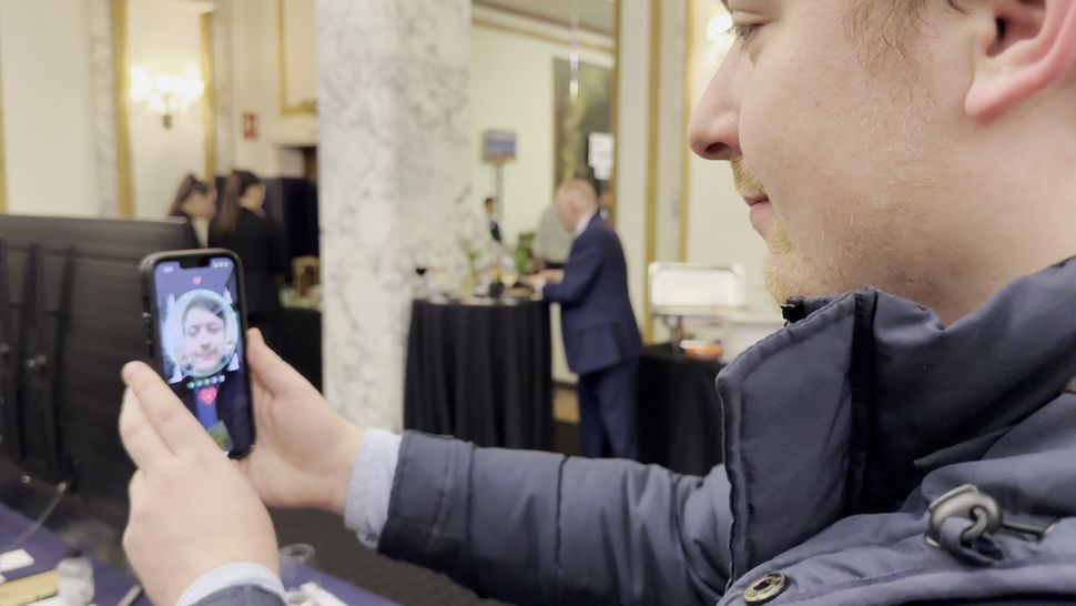 This smartphone app can check your health just by scanning your face ...