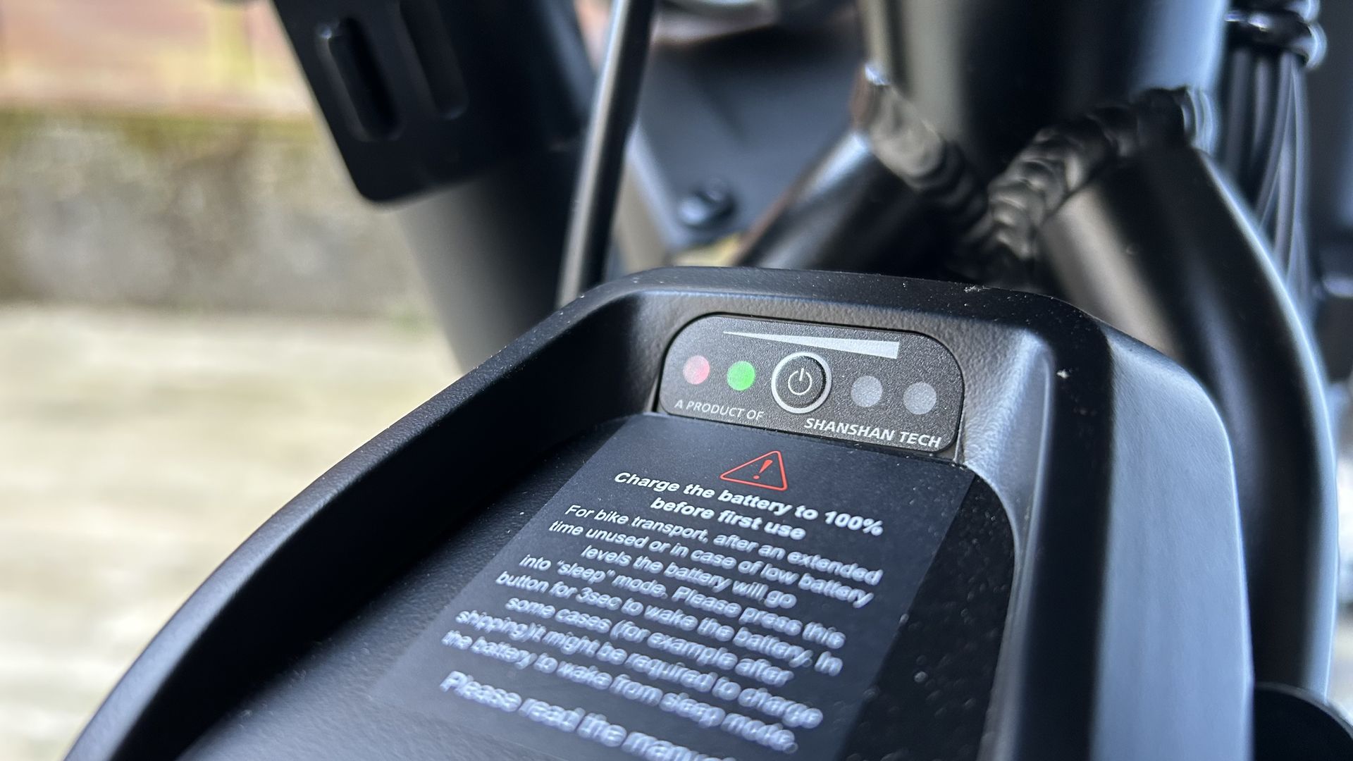 Halfords B98 Electric Hybrid Bike review: big-tyred bruiser with a ...