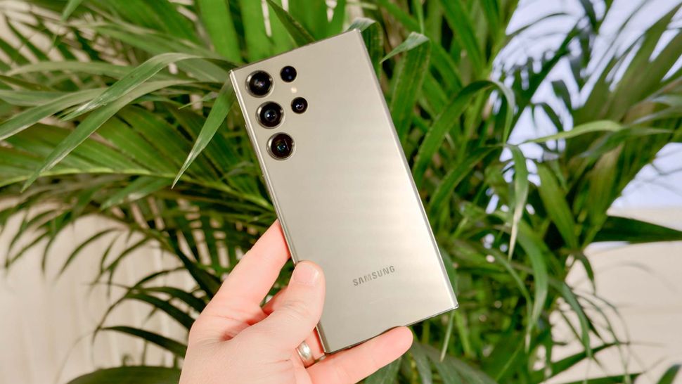 Samsung responds to fake moon photo accusations, says it 'does not ...