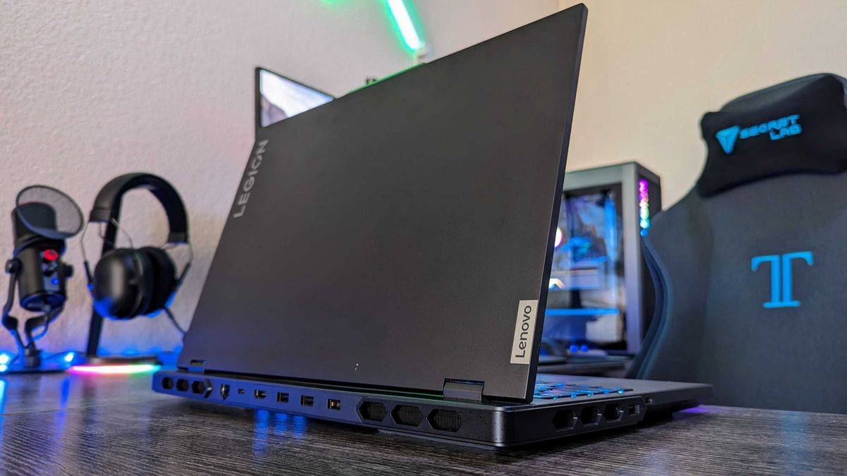 Review: The Lenovo Legion Pro 7i (Gen 8) is an excellent laptop ...