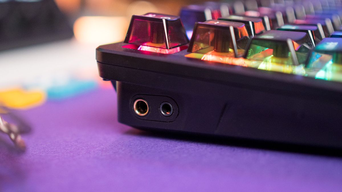 Fiio KB3 HiFi Audio Mechanical Keyboard review: This keyboard doubles ...