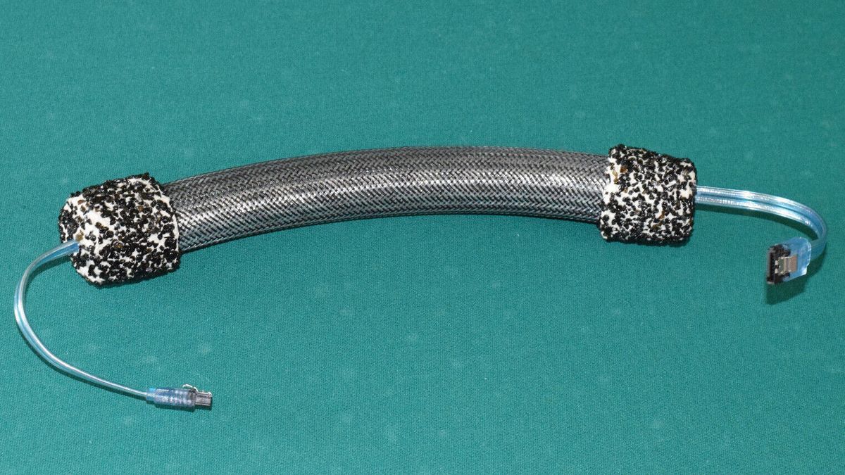 $500 Audiophile SATA SSD Cable With Superstar Crystals Listed | Tom's ...