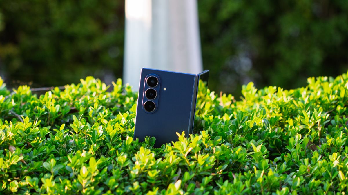 Samsung puts a spotlight on the Galaxy Z Fold 7's long-awaited camera ...