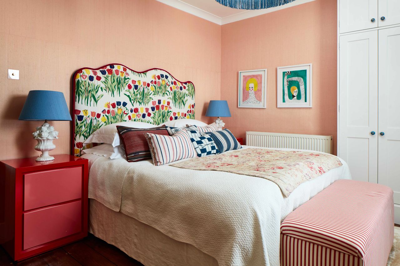 Explore a tiny London flat that's filled with color, eclectic vintage ...