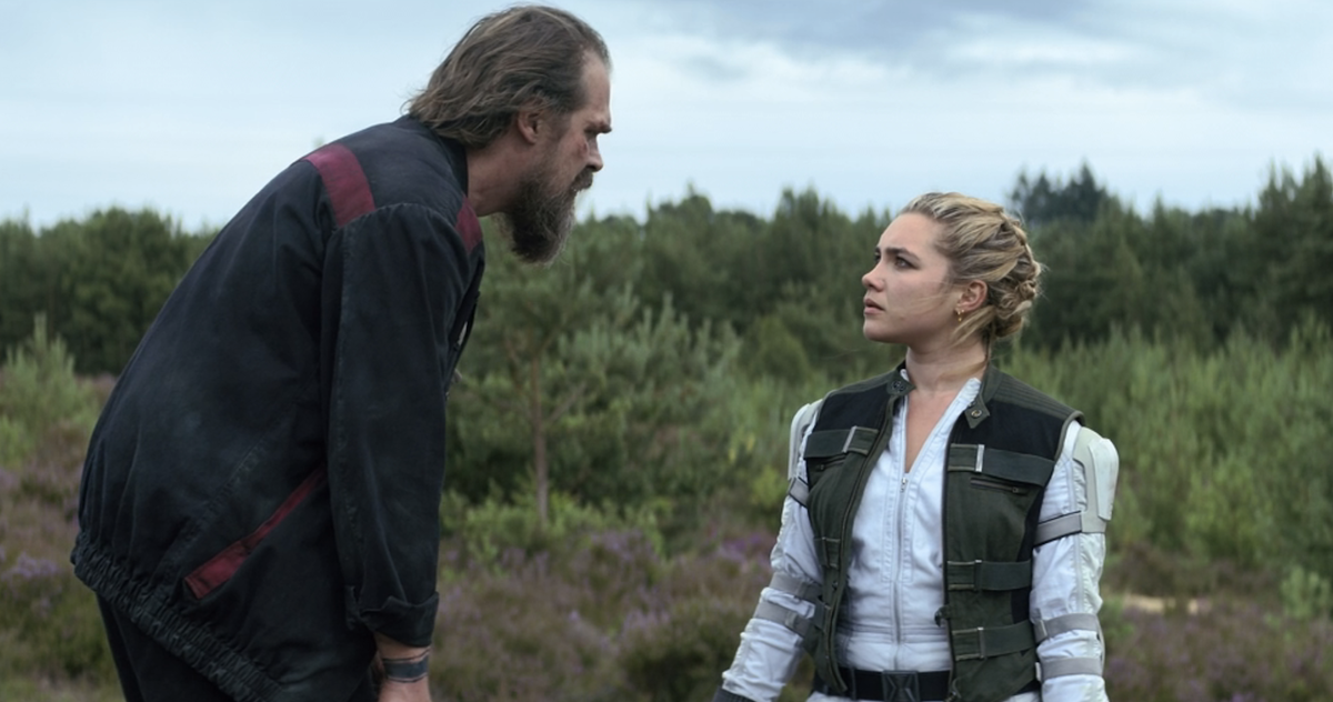 Florence Pugh Gave Early 2000s Glam By Rocking A Sparkly Mini Dress And ...