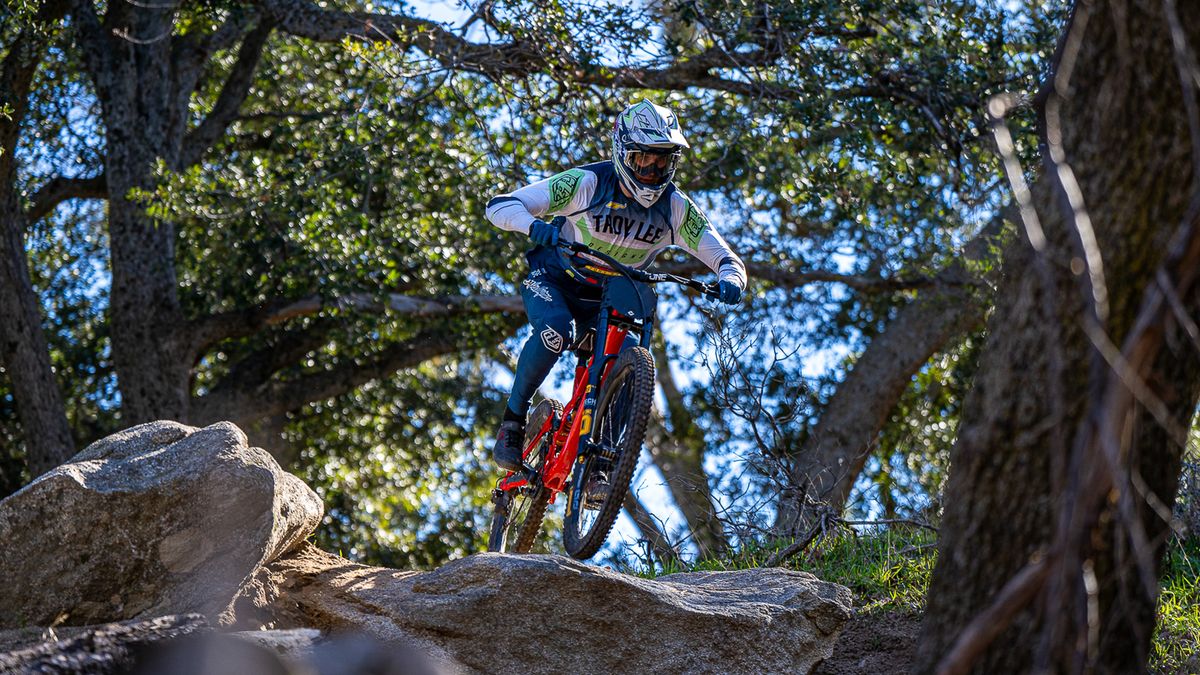 Intense Factory Racing is resurrected with a brand-new downhill bike ...
