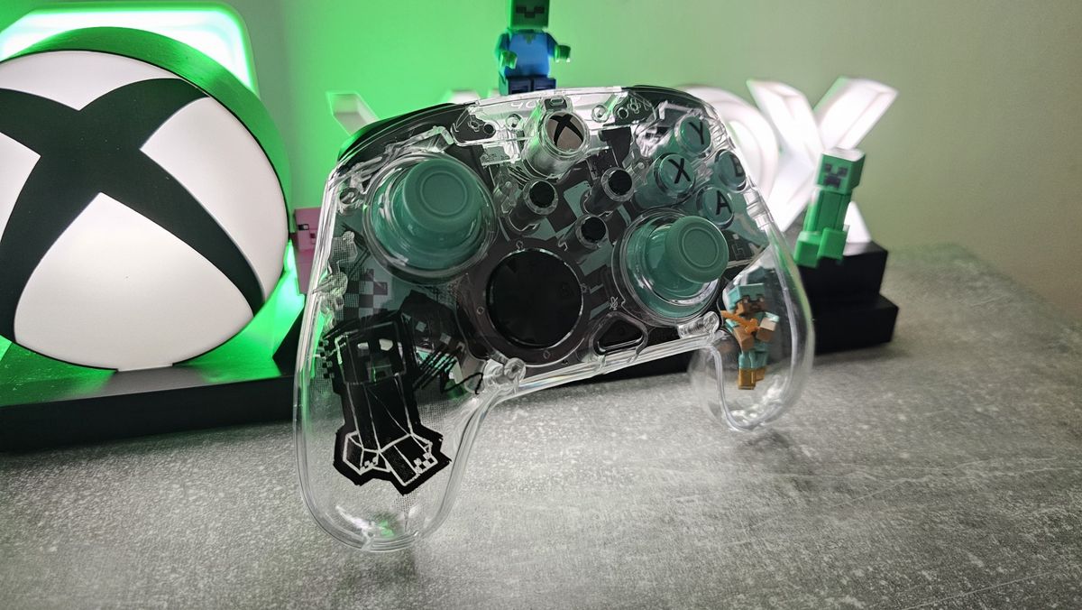 First look at the PDP REALMz wireless Minecraft Xbox controller ...