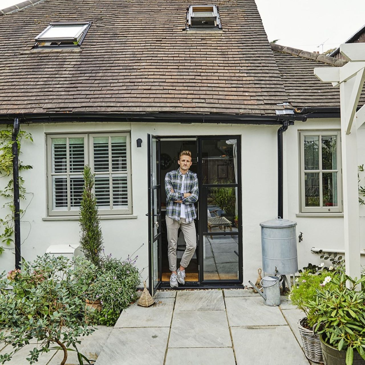 This small cottage was totally transformed with space-saving tricks ...