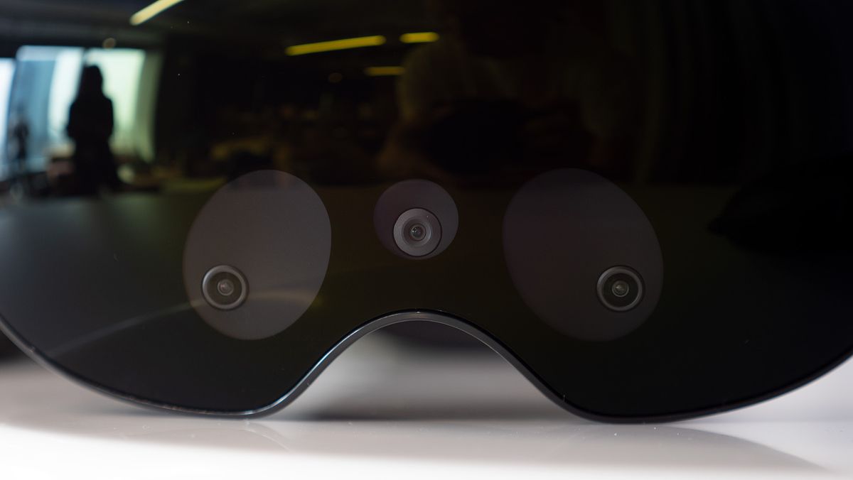 Meta Quest Pro vs. Pico 4 Pro: Two dueling prosumer VR headsets ...