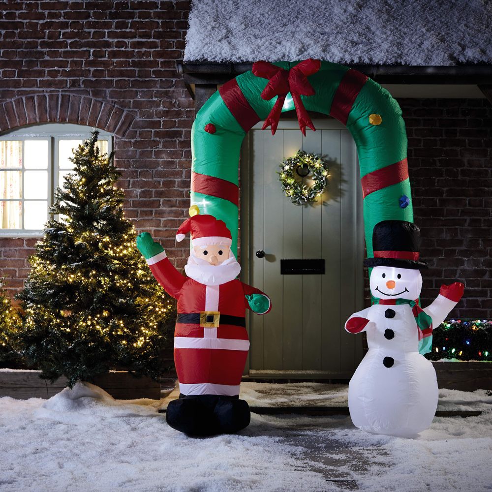 Don't miss Aldi Christmas inflatables in aisles today– not that you ...