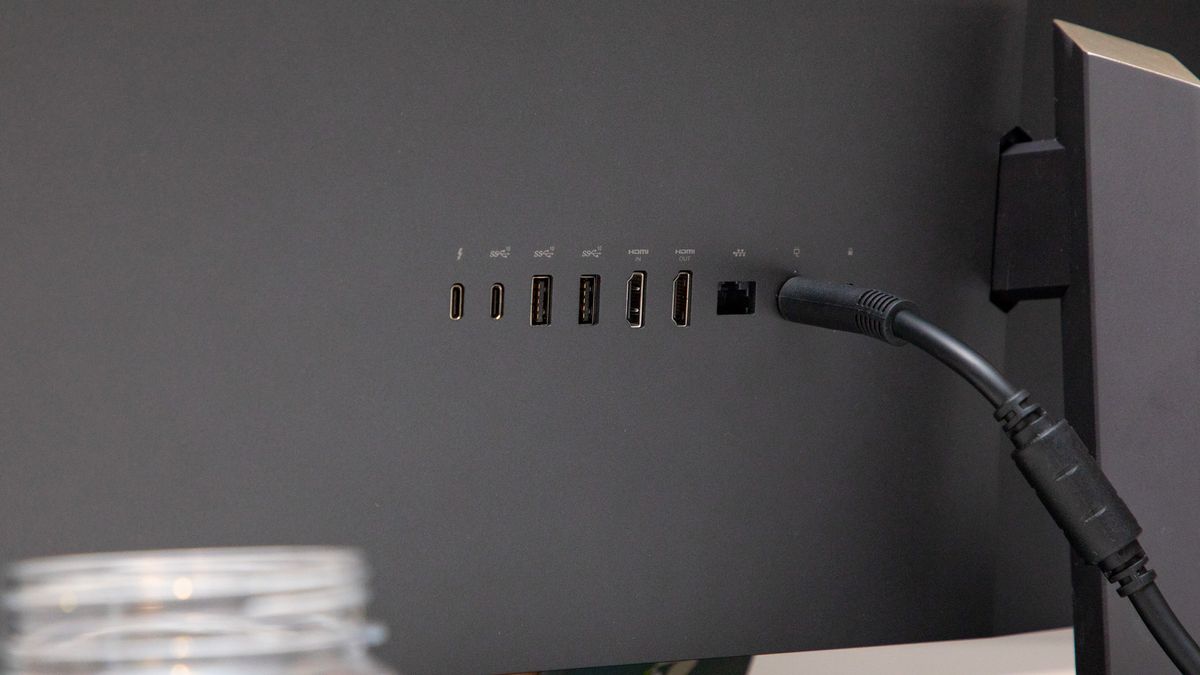 The HP Elite Dragonfly just got even better with 5G and Tile tracking ...