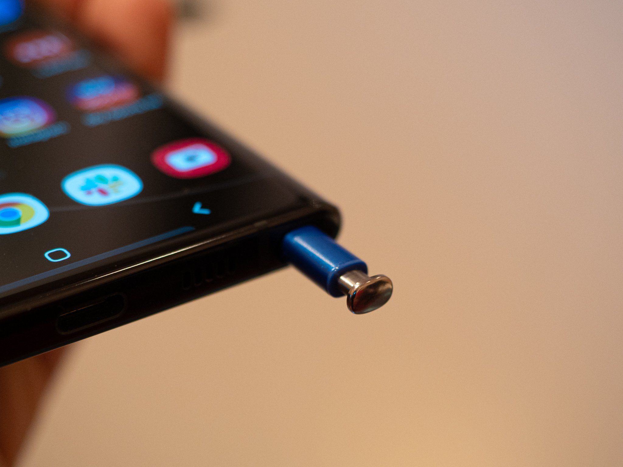 Samsung's Galaxy Note 10 Lite is now receiving the One UI 2.1 update ...