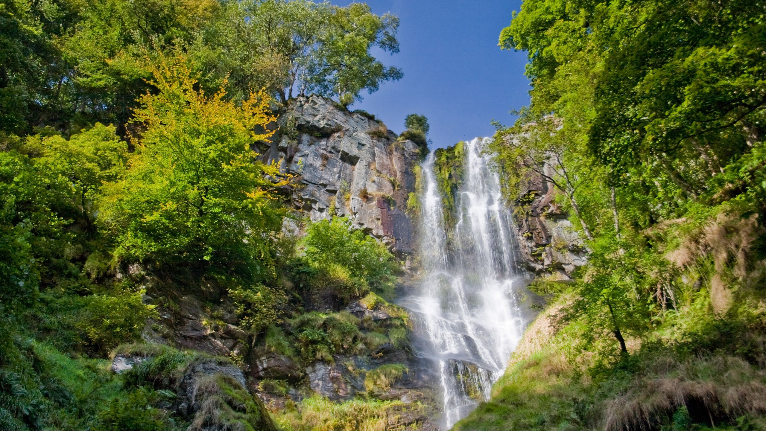 Waterfall walks in Wales: great hikes to awesome cascades | Advnture