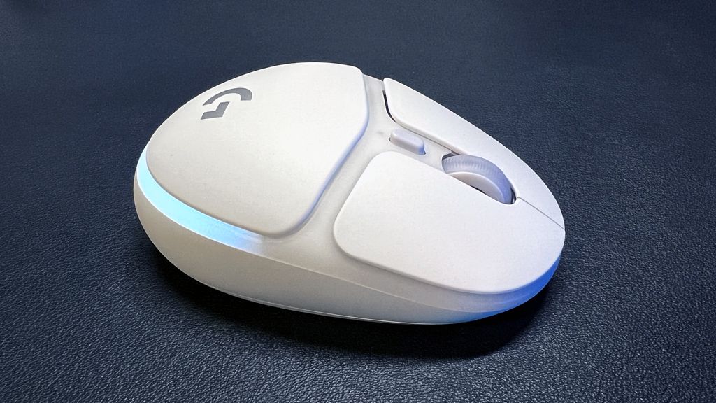 Logitech G705 Review: Cute, clicky, contoured | Tom's Hardware