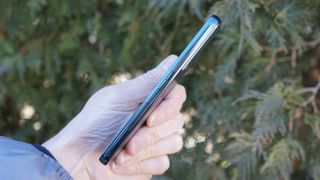 Samsung Galaxy S22: Samsung's newest flagship Android phone line is a ...