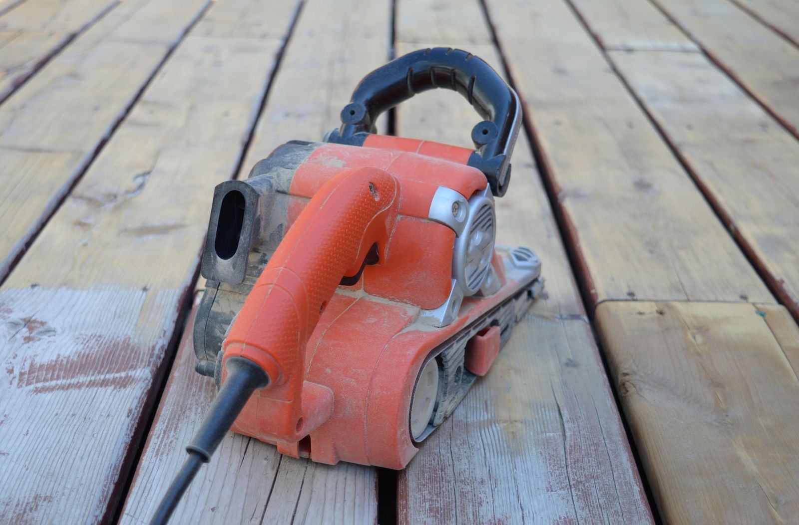 How to sand a deck: for a good-as-new look | Homes and Gardens