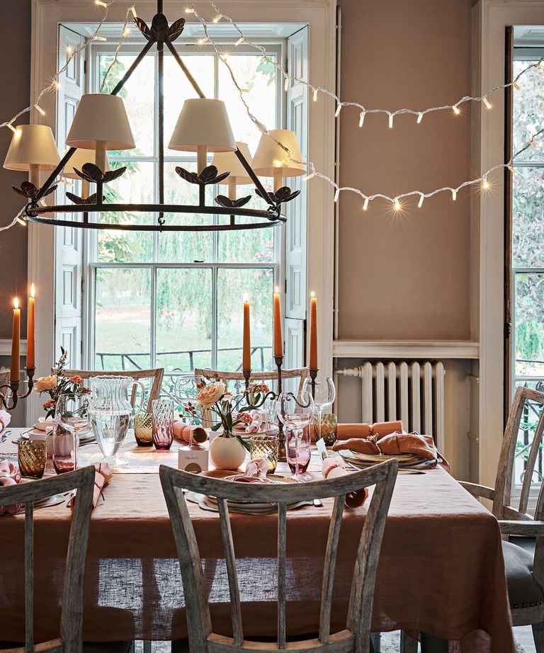 How to dress a dining table – with linens, ceramics, flowers and more ...