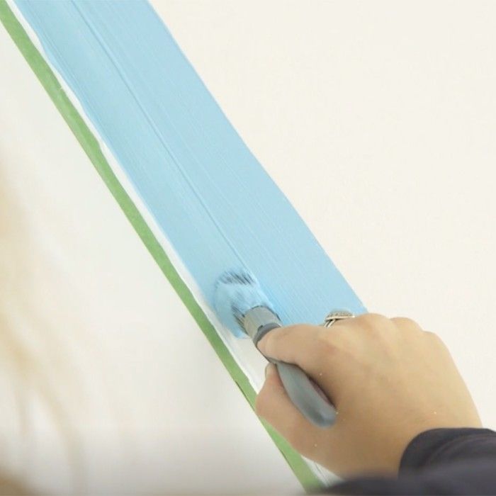 How to cut in paint - for clean lines and corners when painting walls ...