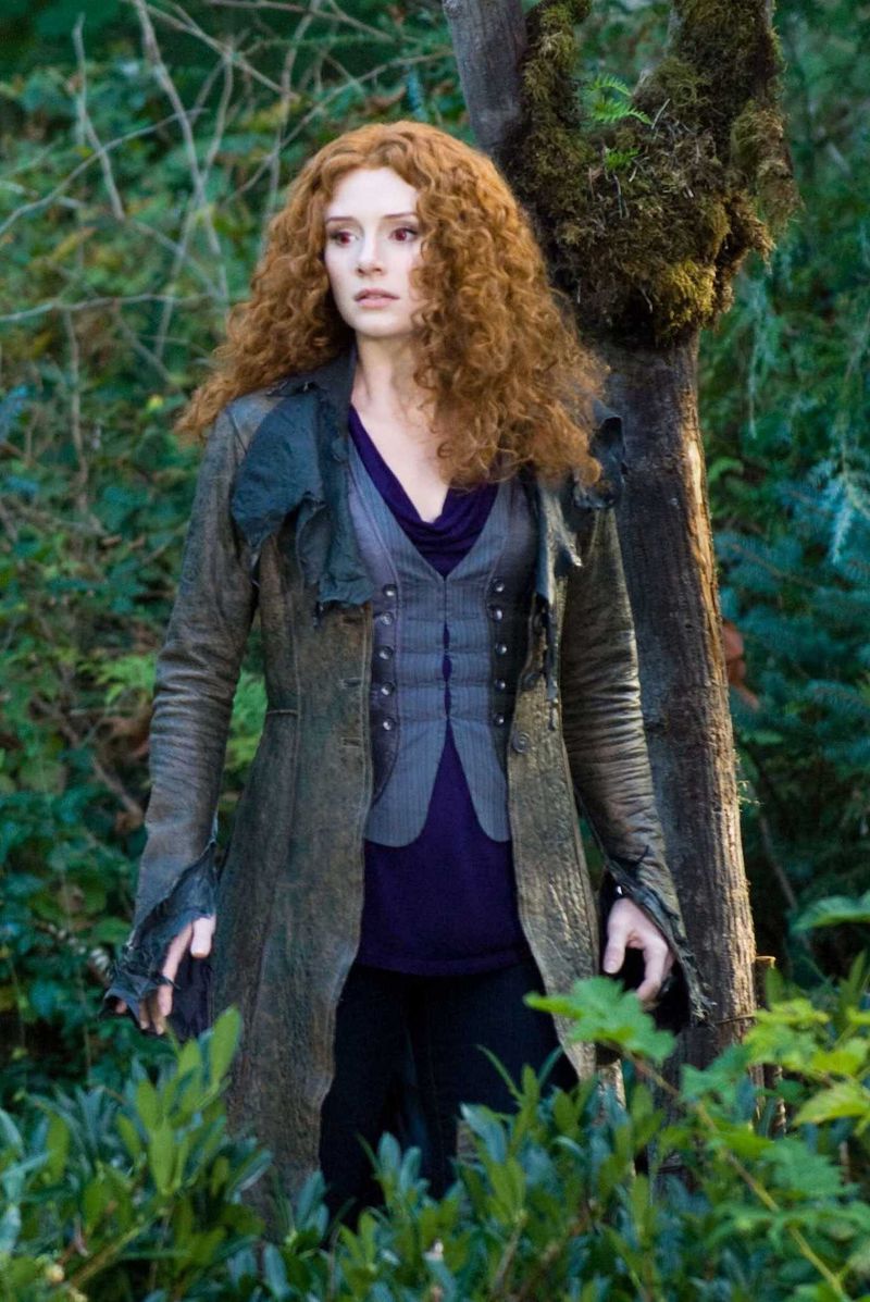 How to Do 'Twilight' Makeup | Vampire Makeup Looks From 'Twilight ...