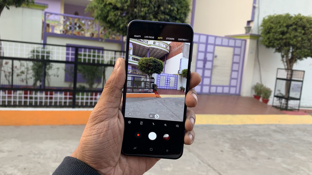 Battery life, camera and verdict - Samsung Galaxy M20 review - Page 3 ...