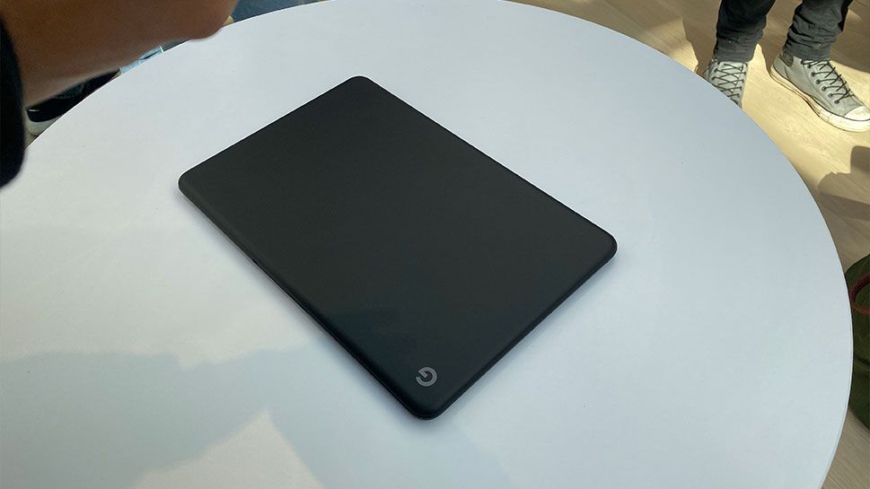 Hands-on With Google's Cute, Capable Pixelbook Go | Tom's Hardware
