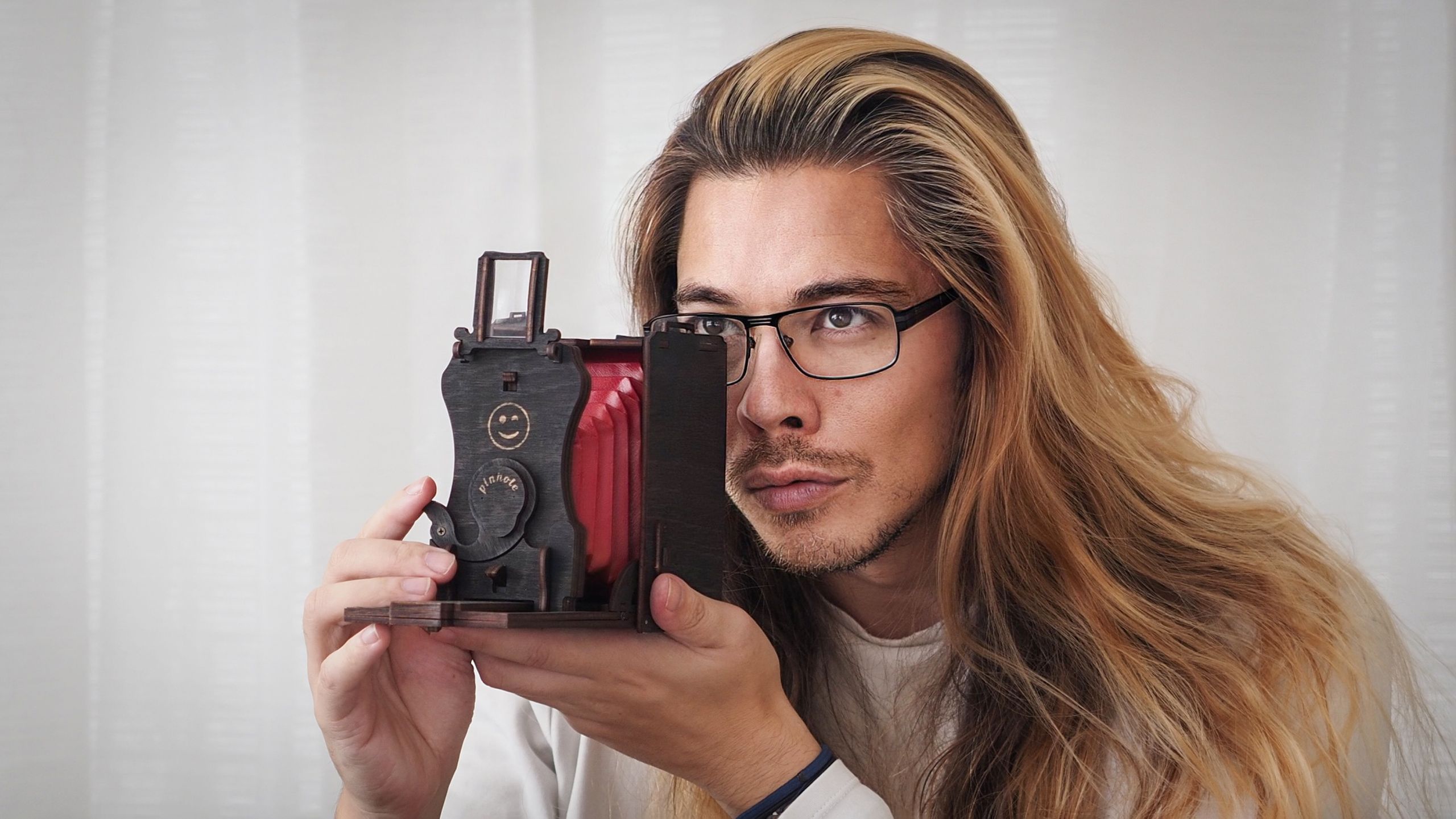 This wooden hand-crank camera might be the most fun I've ever used ...