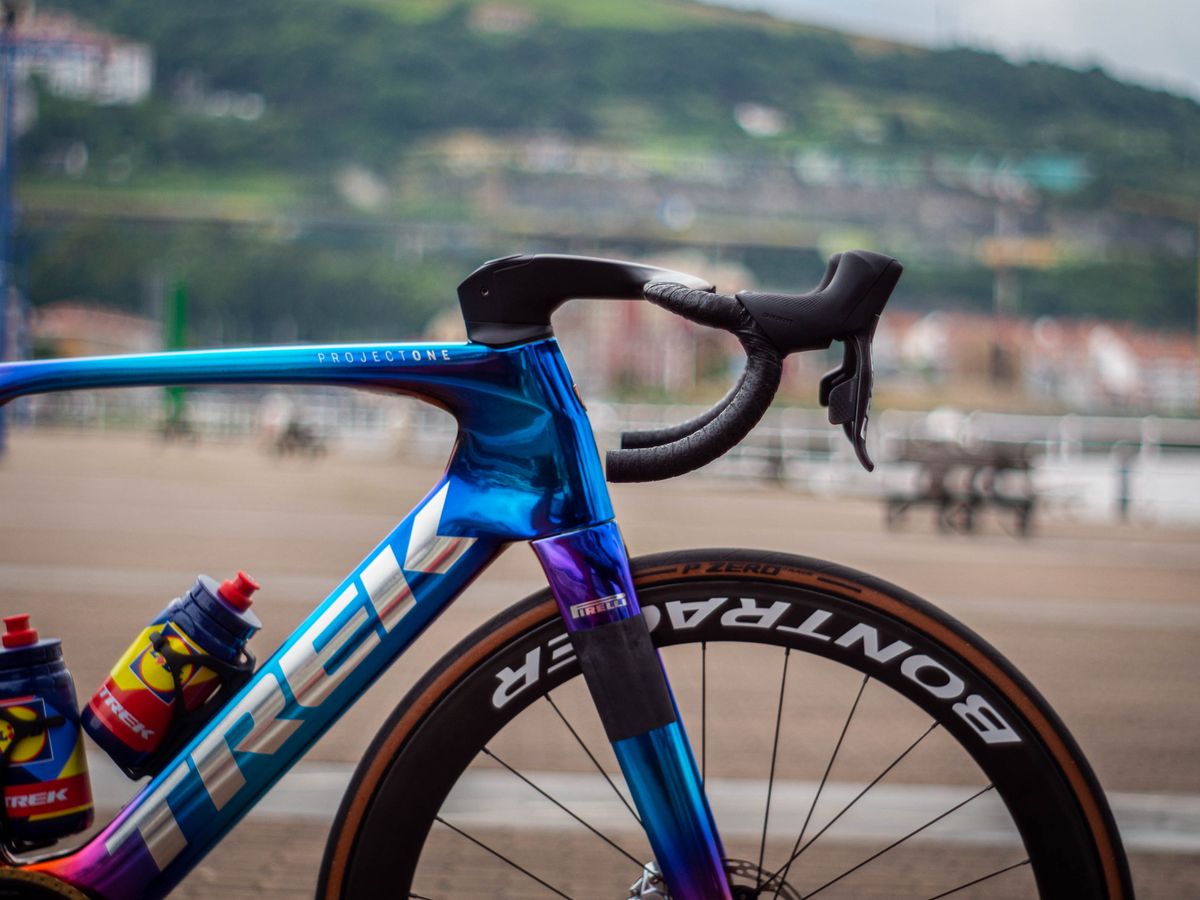 Does Mads Pedersen have the blingest bike at the Tour De France ...