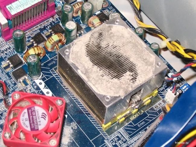 In Pictures: 40 Of The Dirtiest PCs You've Ever Seen: Page 3 | Tom's ...