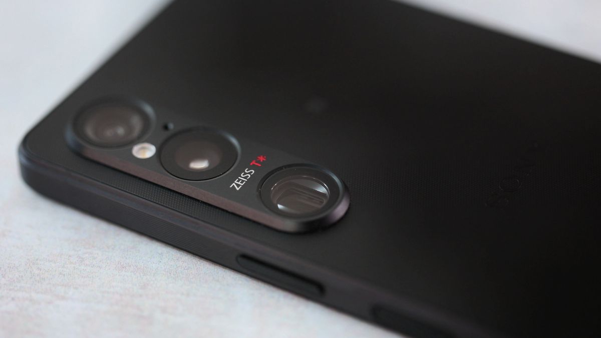 Sony Xperia 1 VI review: 85-170mm zoom meets class-leading macro ...
