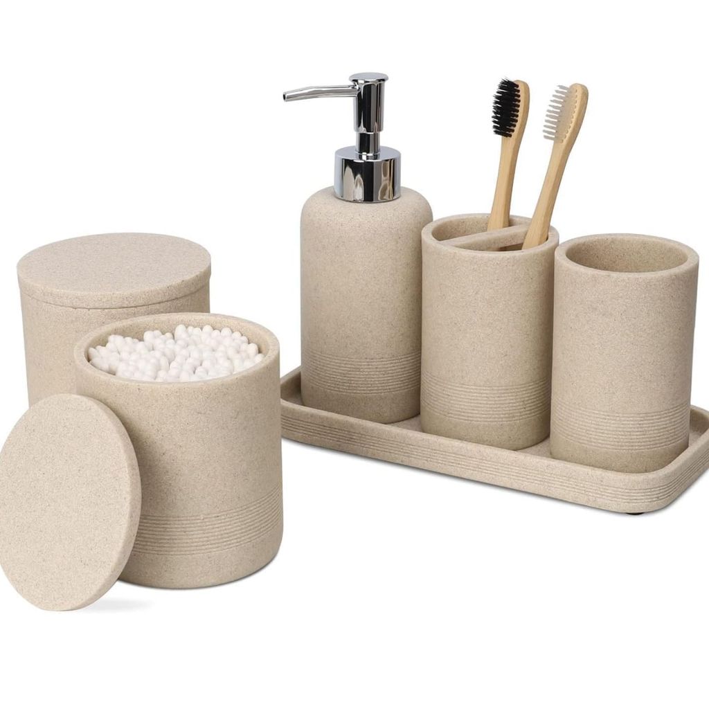 Designers Love This Unusual Bathtub Material for a Raw Look | Livingetc