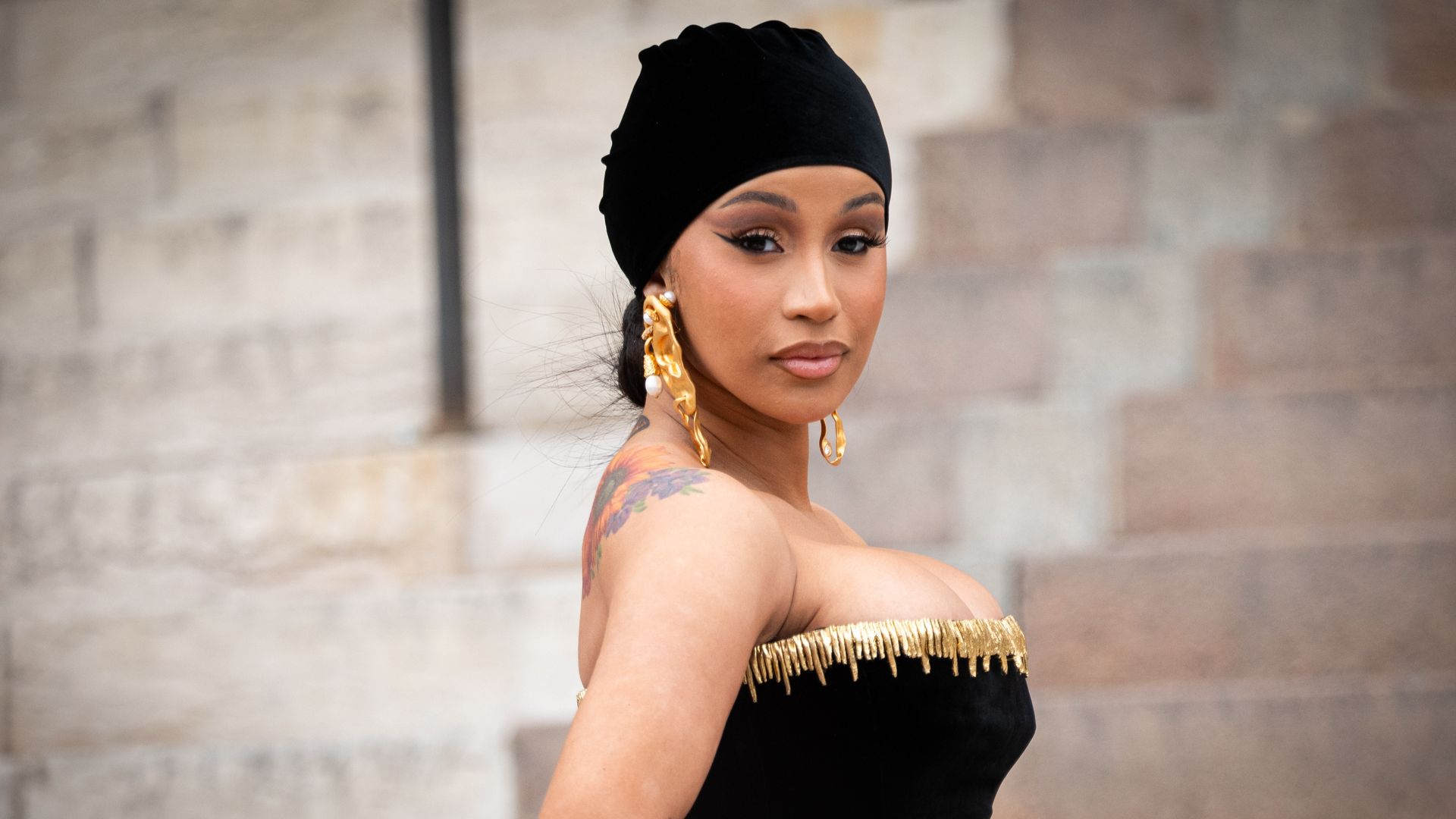 Cardi B's Latest Glam Includes Icy Gray Contacts and Bleached Hair ...