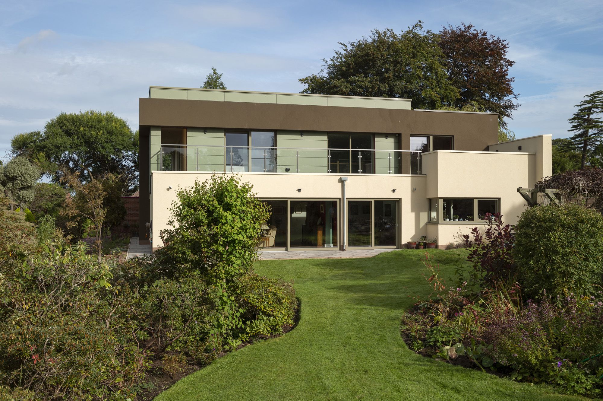 How This All-Electric Eco Home Reduced its Owners’ Energy Bills by 75% ...