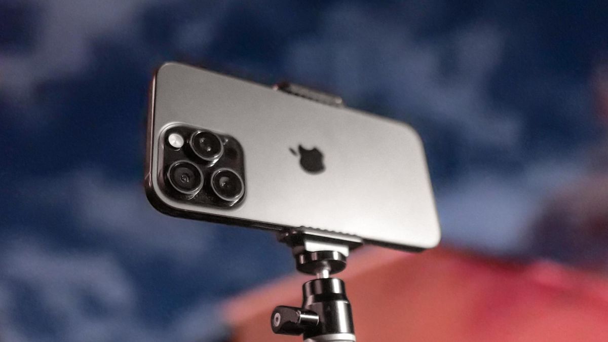 I tried astrophotography on my iPhone 16 Pro Max to shoot galaxies ...