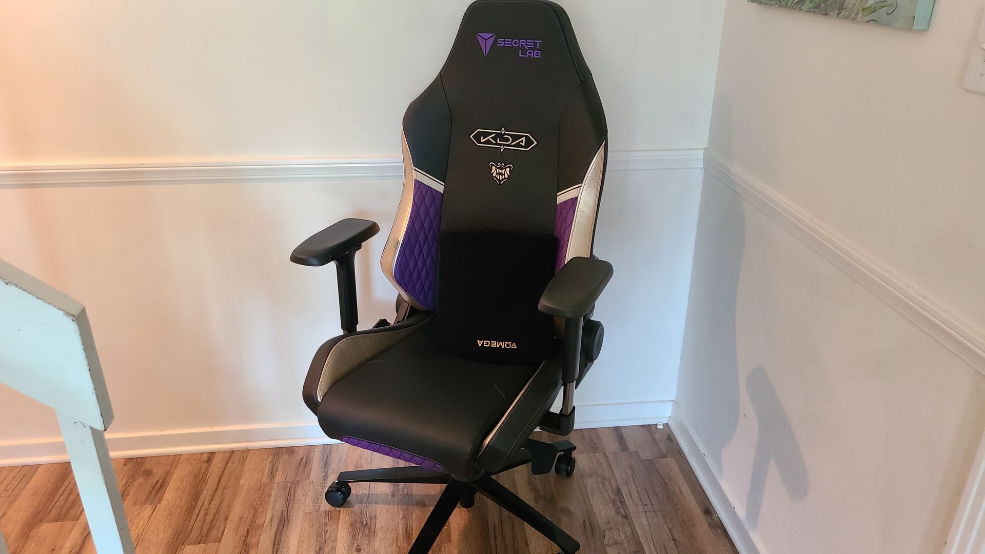 Secretlab League of Legends K/DA Edition Gaming Chair Review: Akali’s ...