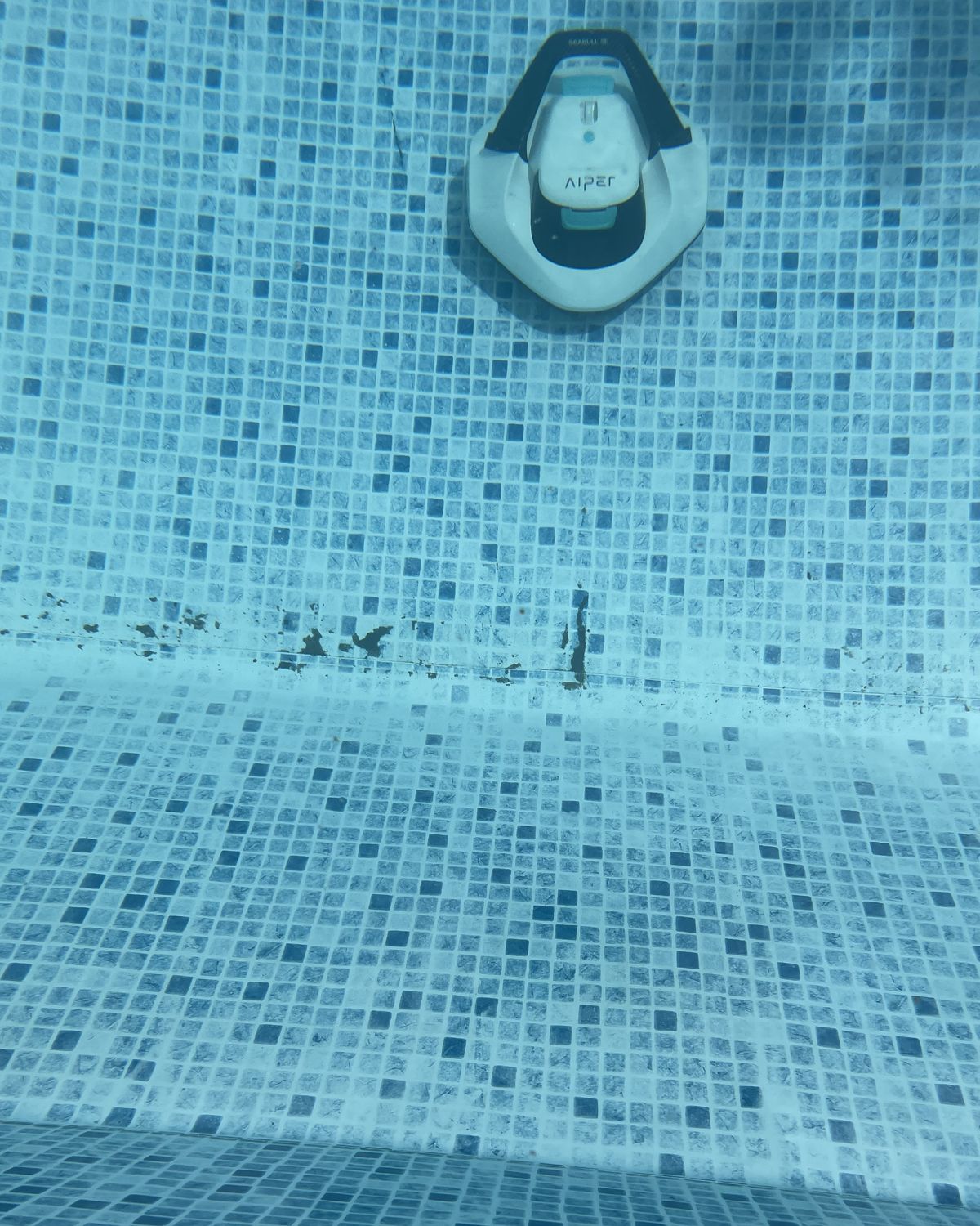 AIPER Seagull SE wireless robot pool cleaner review | Homebuilding