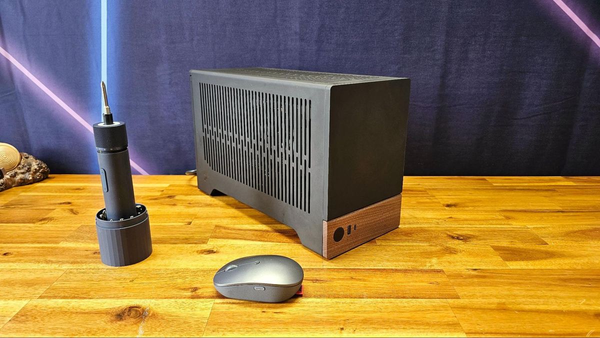 Hands-On: Fractal's Tiny Terra PC Case Has Wood Accents, Adjustable ...