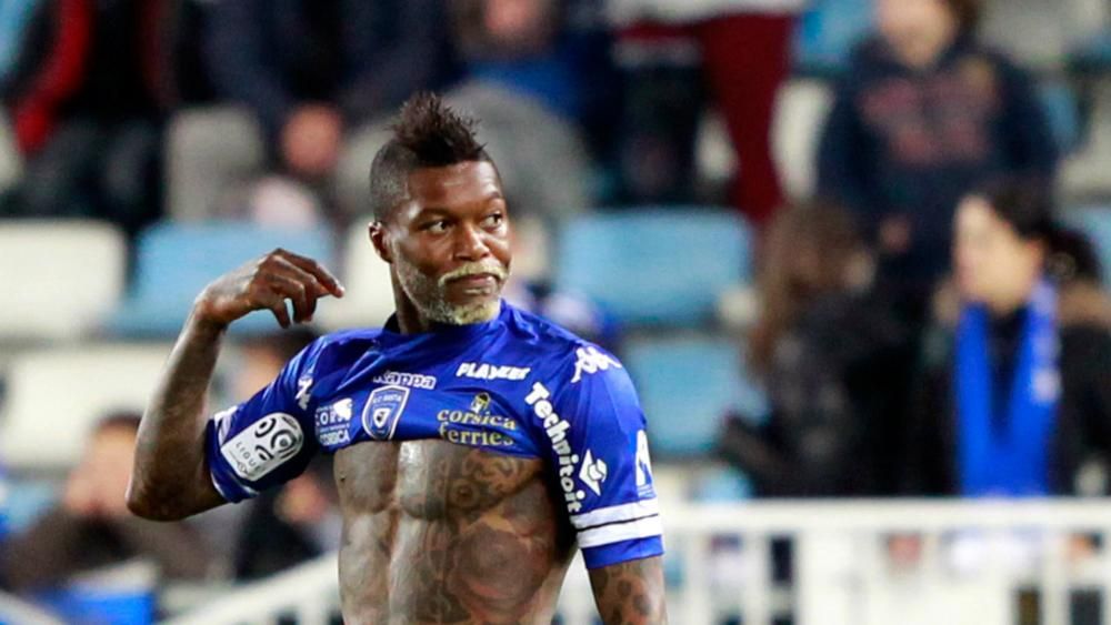 Cisse weighing up offers from USA, India and Poland | FourFourTwo