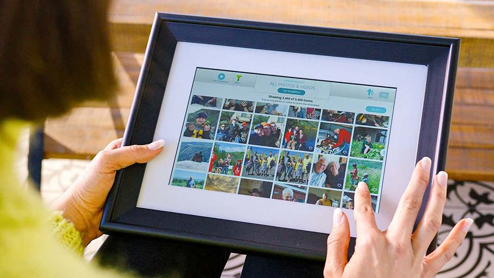 PhotoSpring 10 Digital Photo Frame review | Tom's Guide