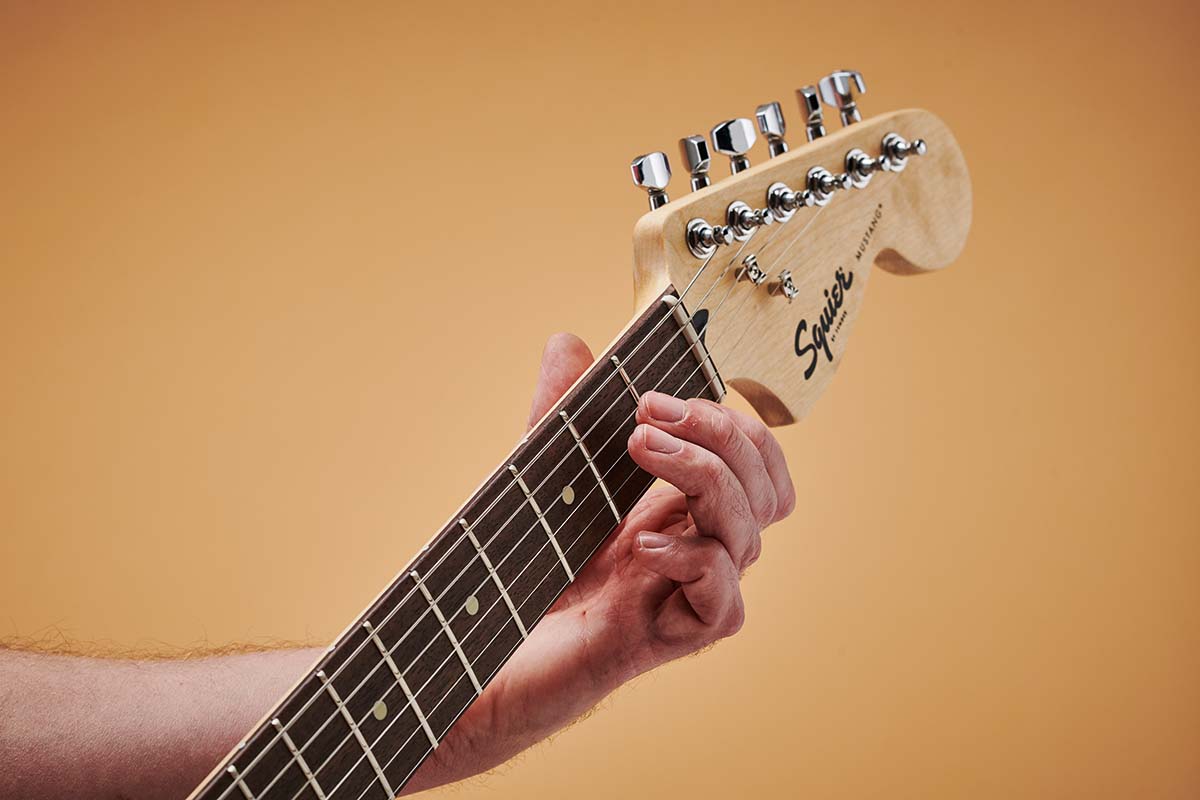 How To Change Between Guitar Chords Guitar World