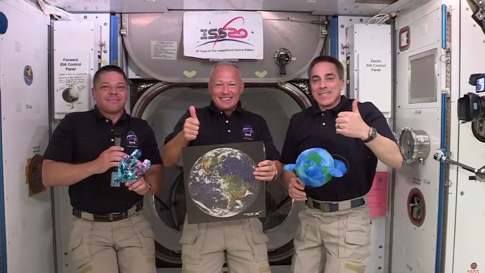 The most amazing photos of SpaceX's historic 1st astronaut launch for ...