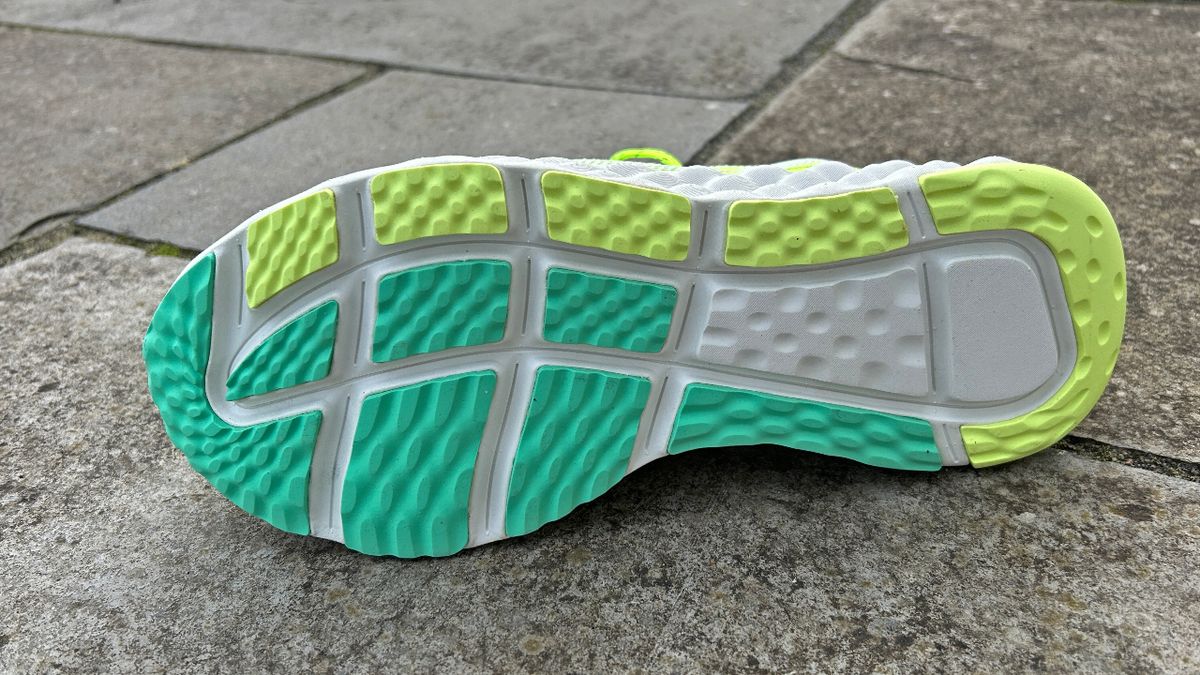 Kiprun KS900.2 Review: Decathlon’s Max-Cushioned Running Shoe Offers ...