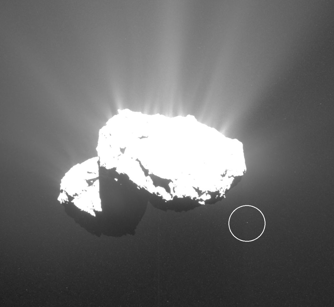 Meet 'Churymoon'! Photographer Spots Tiny Moon in 2015 Rosetta Comet ...