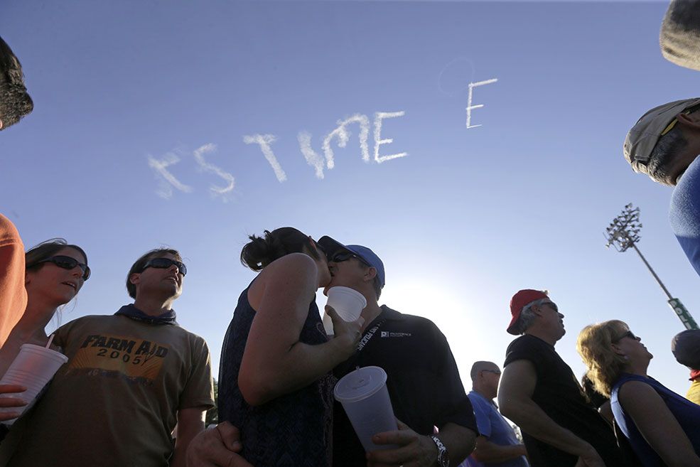 The high-flying artistry of a skywriter | The Week