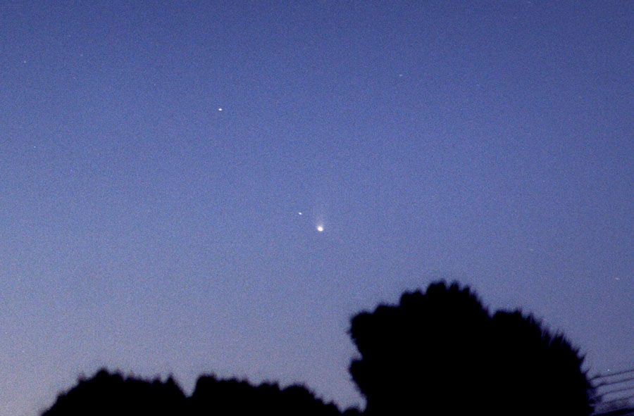 Comet Tsuchinshan-ATLAS nears the sun this month. Will it be visible to ...