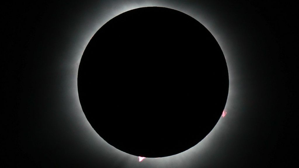 No, you didn't see a solar flare during the total eclipse — but you may ...