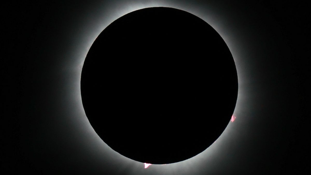 No, you didn't see a solar flare during the total eclipse — but you may ...